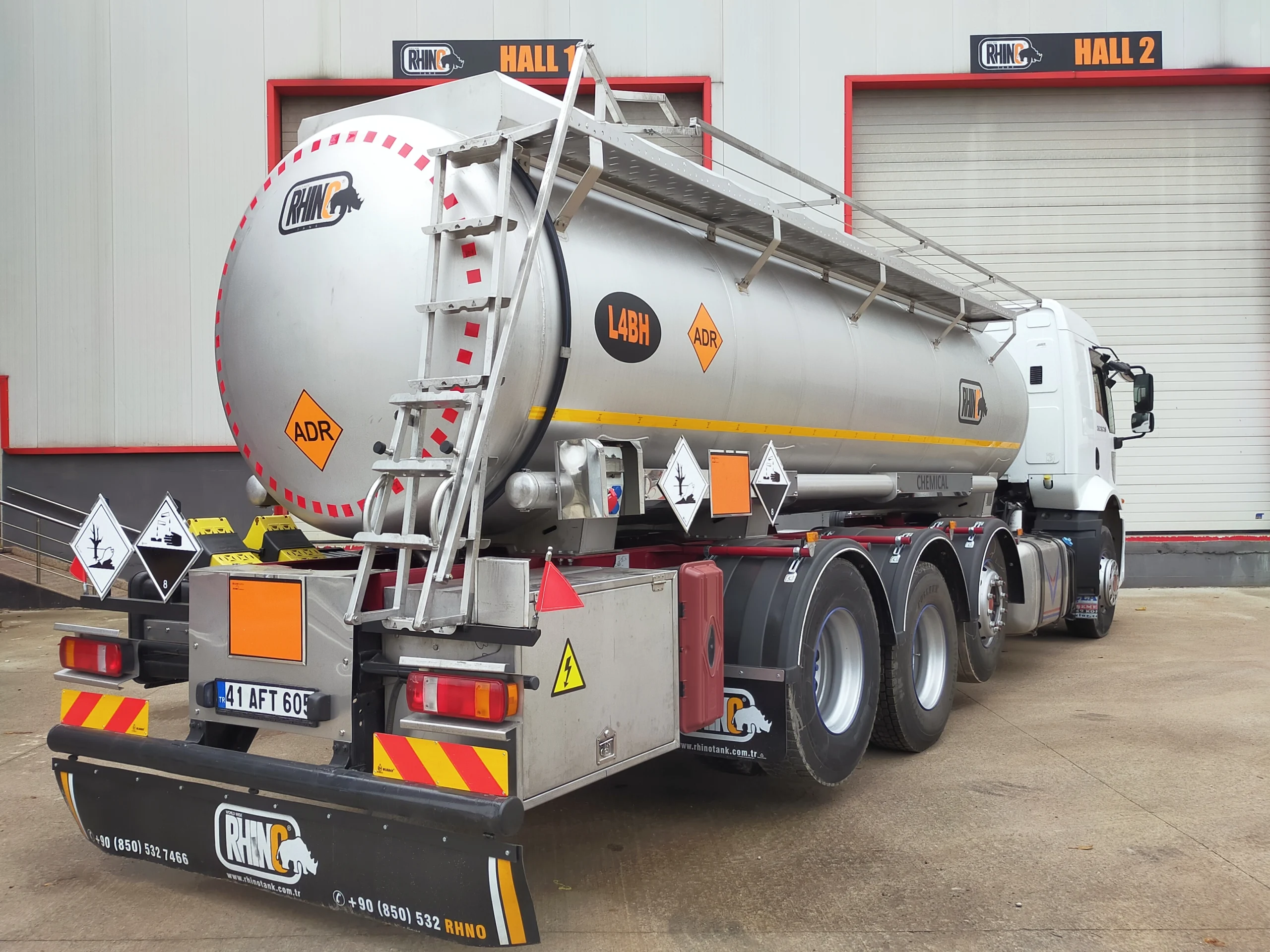Vehicle Mounted Stainless Tanker - Rhino Tank